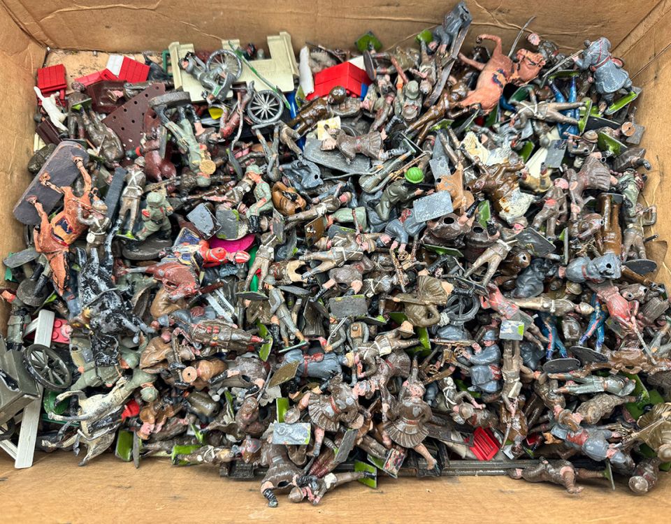 Collectable Toys & Models Auctions - Cullens of Surrey